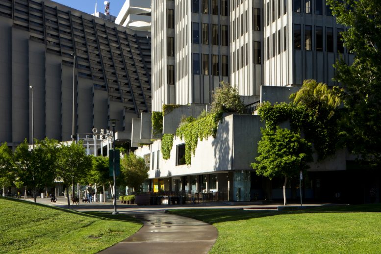 Number 18: Four Embarcadero Center, Financial District, San Francisco ...