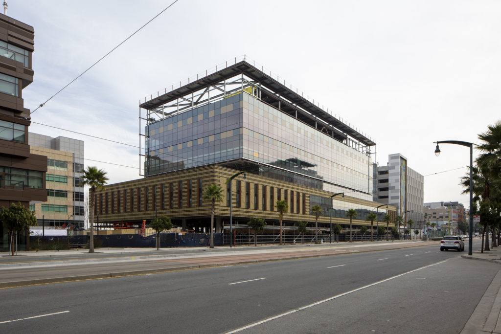 Facade Installation Starts for Topped-Out UCSF Clinical Facility in ...