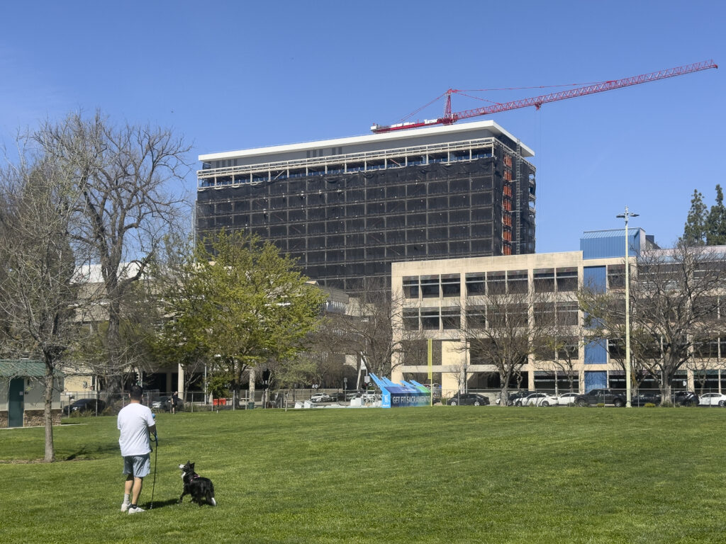 Facade Installation Starts for DGS Resources Building in Sacramento ...